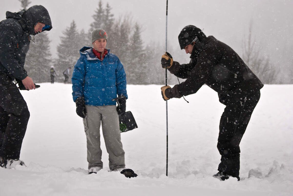 Avalanche safety course - Chamonix Experience